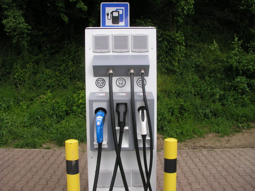 Elektroauto Reichweite nach 1 h an der Ladesäule bei max. Ladeleistung